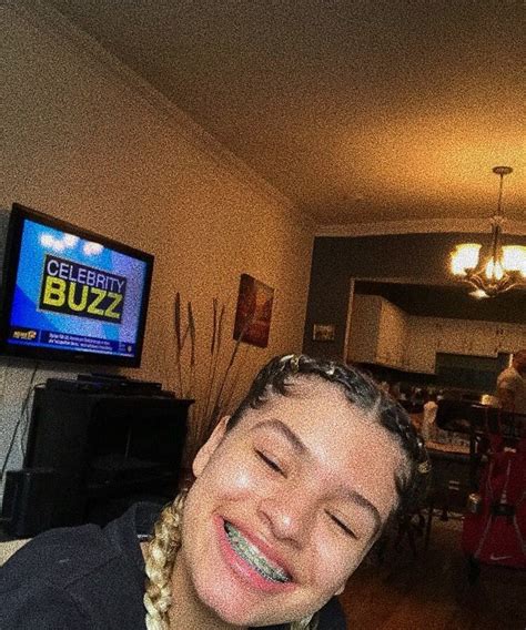 Pin By Abigail On Baddie Celebrities Baddies