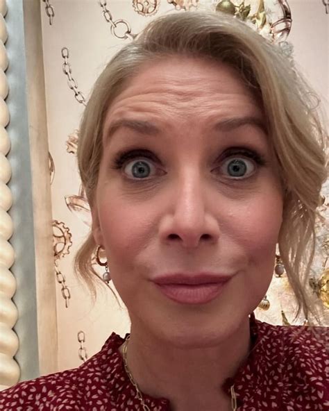 Elizabeth Mitchell R Elizabethmitchell