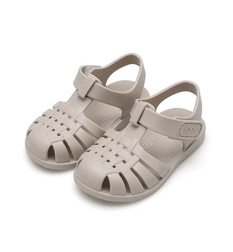 미니부띠끄 Igor Clasica Arena