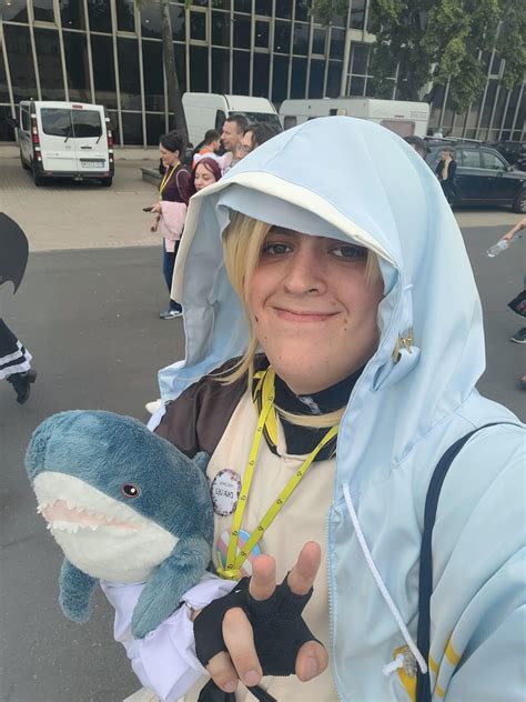 Having Fun At A Convention Dressed As This Transfem Icon R Transpositive