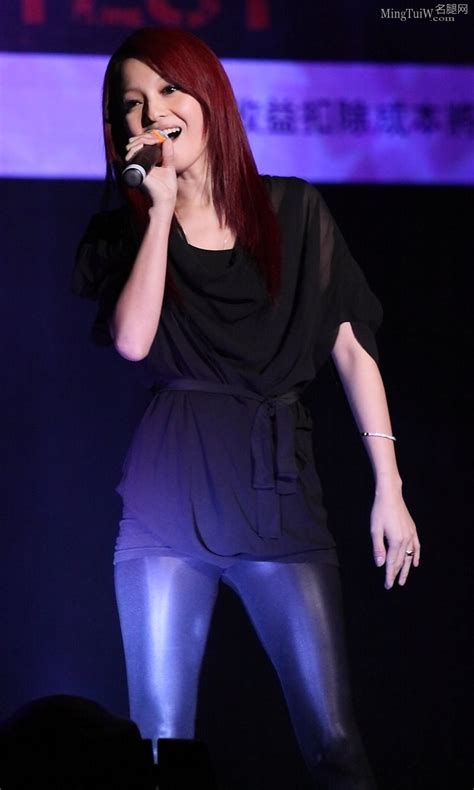 歌星张韶涵腿上的是丝袜吗求鉴定（12） 图片 名腿网