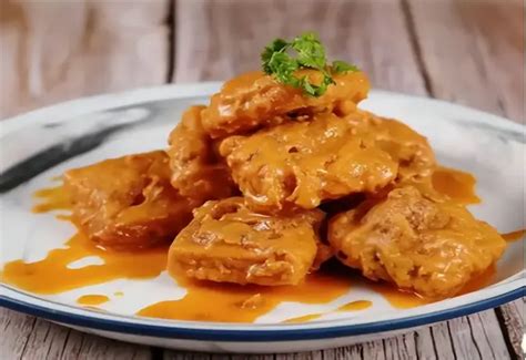 美食推荐：干锅大肠、玉丝捞拌兰花蚌、金沙脆皮豆腐制作方法