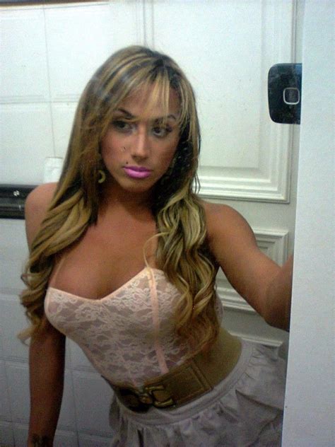 Travesti Juliana Souza Em Frente Ao Espelho Travestis Pinterest