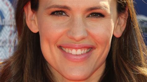 How Did Jennifer Garner Really Spend The Night Of Ben Afflecks Wedding To Jennifer Lopez