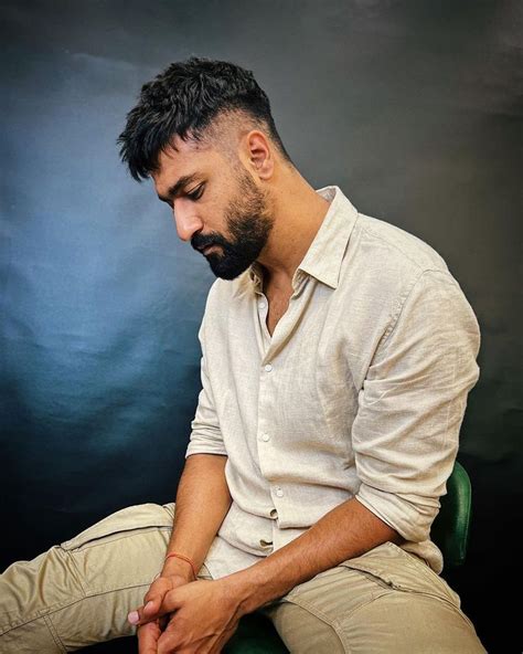 Pin By 𝐌𝑜𝑜𝑛𝐋𝑖𝑔ℎ𝑡 On Vicky Kaushal ️ Short Hair With Beard Very Short