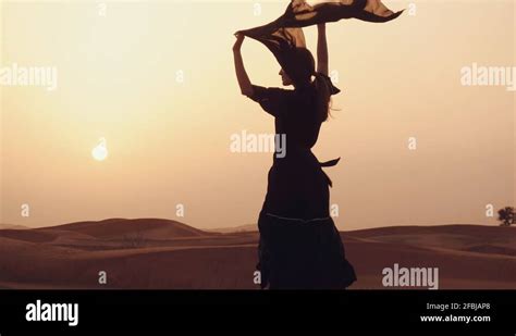 Sand Scarf Stock Videos And Footage Hd And 4k Video Clips Alamy