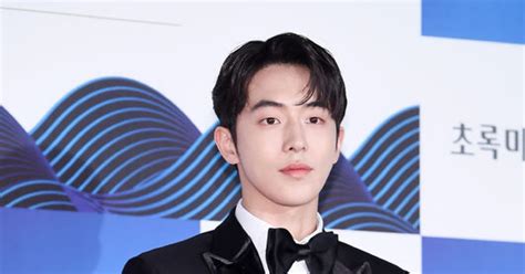 남주혁조각같은 자태 사진