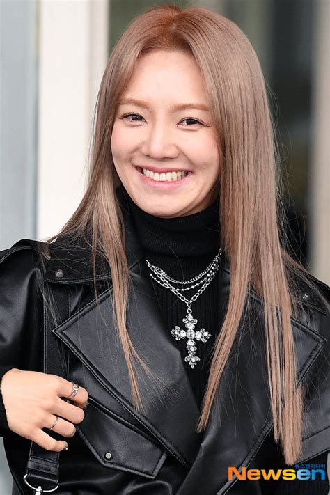 Hyu 🕷 Deep On Twitter 230213 Hyoyeon At Incheon International Airport Departure To New York