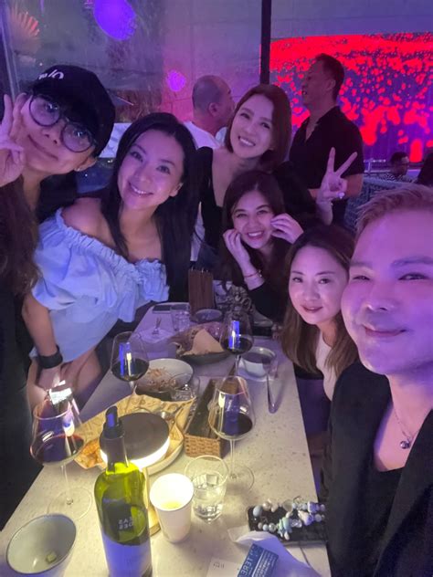 胡嘉愛 胡嘉愛 Added A New Photo