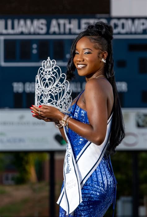 Sau Celebrates Exceptional Senior Ashley Weekes Saint Augustines University