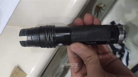 探露强光手电筒灯光忽明忽暗（一致性故障）维修 手电筒照明 数码之家