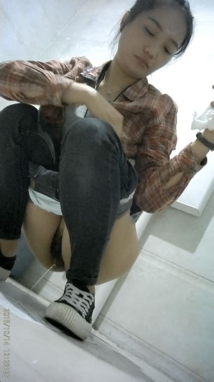 厕拍小能手原创作品，喜欢厕拍偷拍的朋友可以联系，各 Tumbex