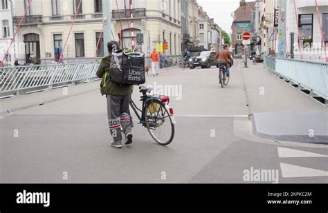 Uber Eats Bike Rider Stock Videos And Footage Hd And 4k Video Clips Alamy