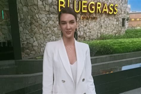 Model Internasional Maiya Deviatkova Meriis Single Bleed For Me Di Indonesia