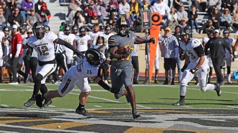Travis Dixon Football Fhsu Athletics