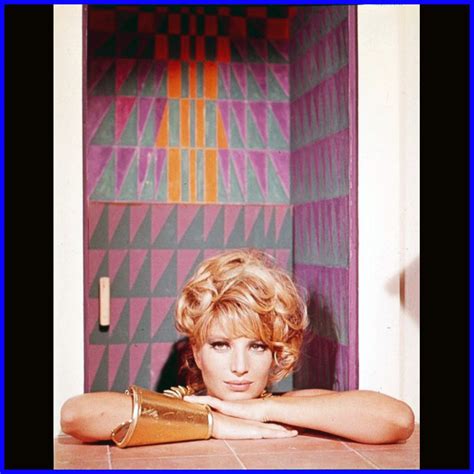 Magic Mac Superbeauty Monica Vitti