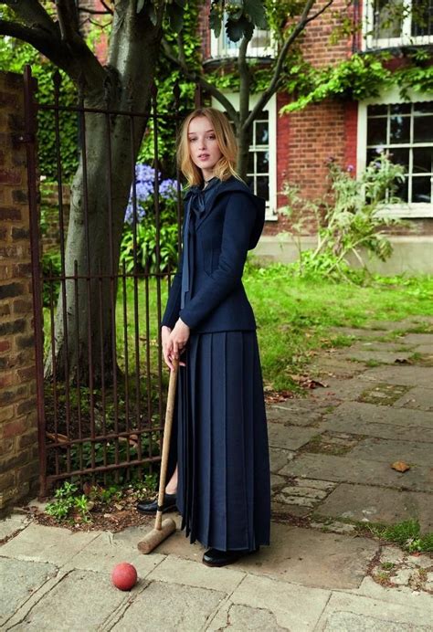 Bridgerton S Phoebe Dynevor Says Dating In 19th Century Was Easier