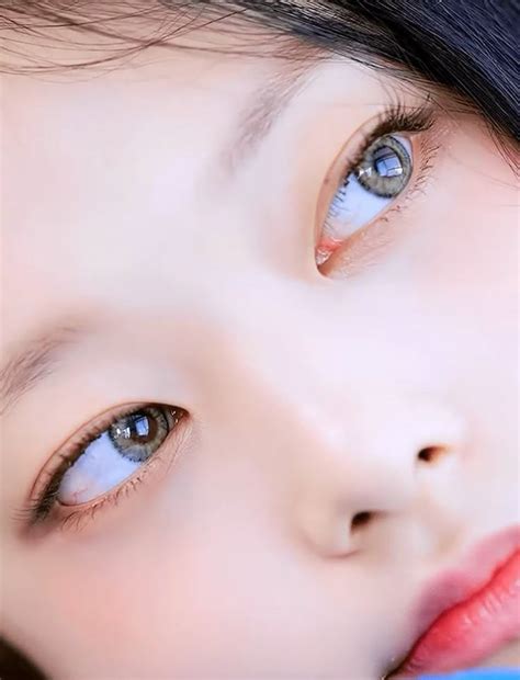 Kpop Idols Eyes Close Up Kpop Idol Blue Contacts Haerin Eye Shape
