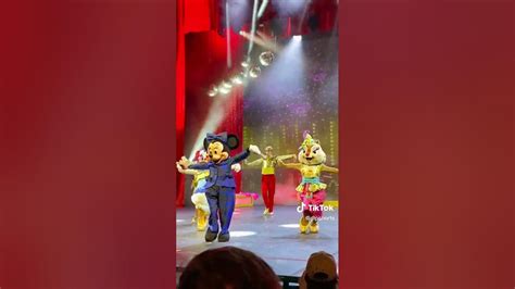 Minnie Mouse Daisy Duck And Clarice Dancing At Disneyland Paris Hd
