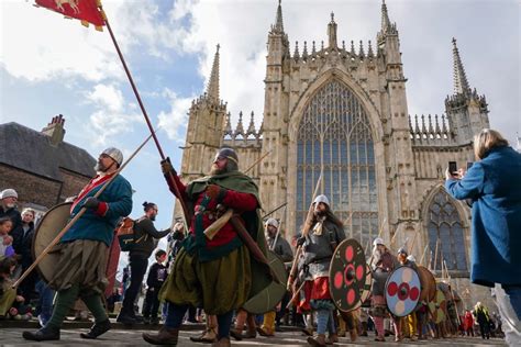 450 Vikings Take Over York In Jorvik Viking Festivals Biggest Day