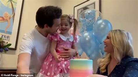 Pregnant Heidi Range Shares Her First Glimpse Of Her Growing Bump Daily Mail Online
