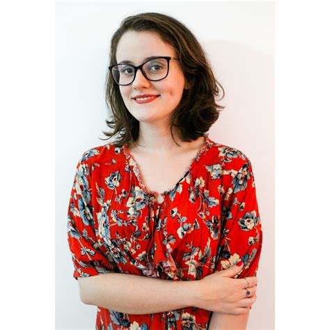 About Gabriela Neves Medium