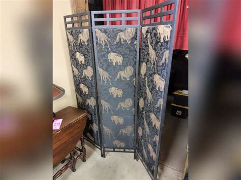 Tri Fold Screen See Pics Lindsay Auctions Llc