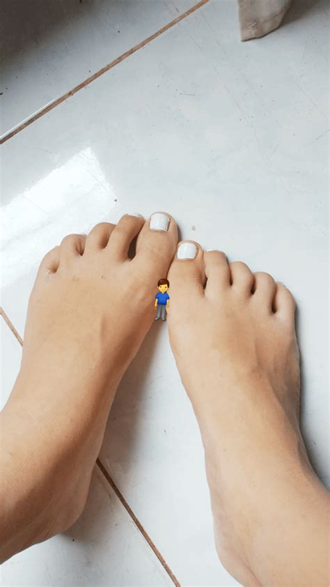 Im About To Squish U Between My Feet R Giantessfeet