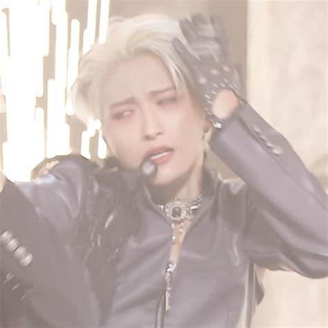 Pin By Alice On Seonghwa Pink Hair Bright Stars Feminine Outfit