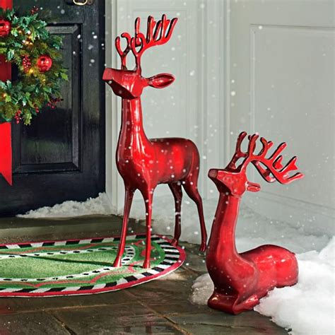 Deck Your Halls Like Dorinda Medley This Christmas Metallic Red