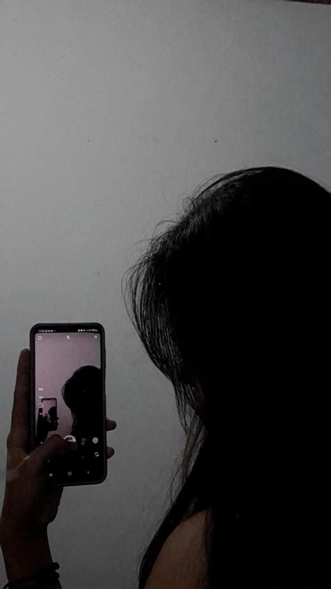Mirror Selfie Pfp