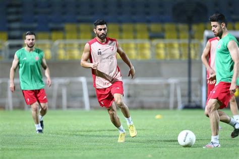 بازیکنی که قربانی سعید مهری شد؛ سینا اسدبیگی از تمرین پرسپولیس محروم است طرفداری