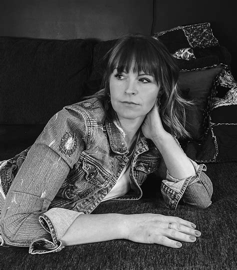 Kelly Mcintee Self Portrait Artist And Quit Your Job Coach For Women