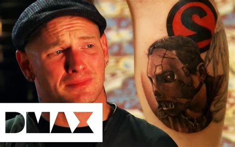 活结主唱科里·泰勒肖像纹身致敬贝斯手保罗·格雷哔哩哔哩bilibili