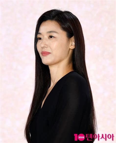 전지현 우아한 블랙 스완ten포토 텐아시아