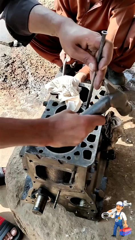 Great mechanic tips! #engine #piston #liner #sleeve #skills #trending #viral #amazing #Amazing # ...