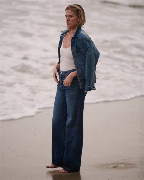 Sarah Wright Olsen Social Media 02242020 • Celebmafia