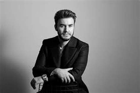 ببینید فارسی حرف زدن خواننده معروف ترک و آوازخوانی به زبان فارسی