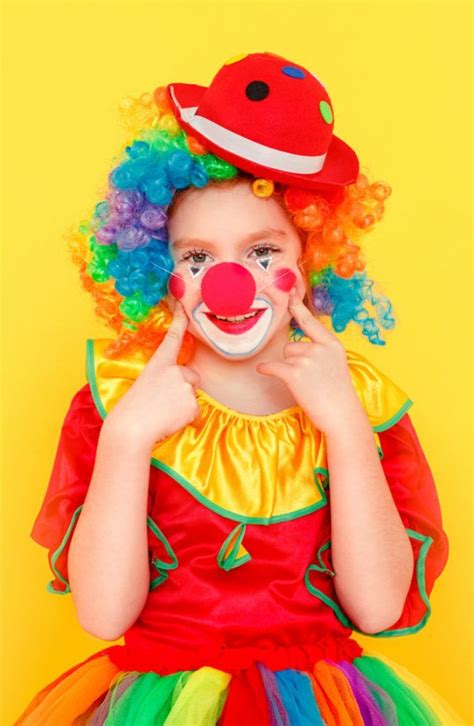 How To Do Clown Makeup For Halloween Clown Makeup Easy Clown Makeup