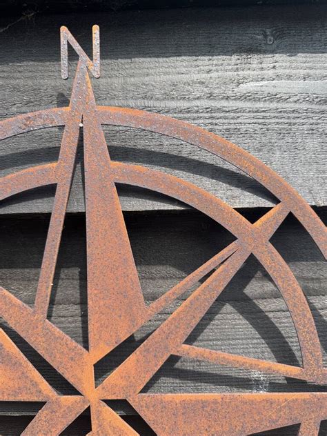 Metal Garden Compass Wall Feature Fence Decoration Sign Ornament