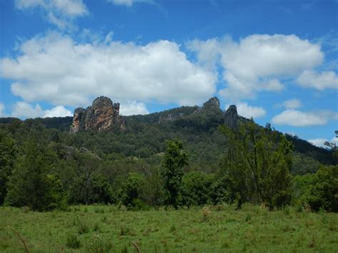 1 1447610055 Nimbin Rocks Doingalapofoz 2015