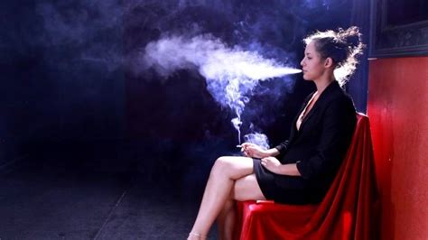 Usa Smokers Samantha From Her New Smoking Video