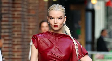 El Sensual Topless De Anya Taylor Joy Al Más Puro Estilo Años 50 Tras