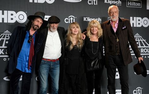 Who Are The Members Of Fleetwood Mac And When Did Christine Mcvie Join