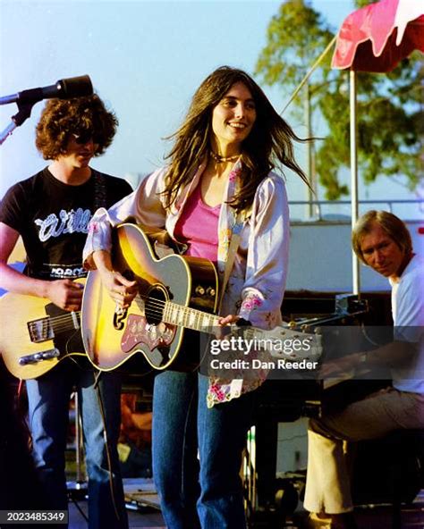 Singer Songwriter Emmylou Harris Performs On Stage At The Cal State