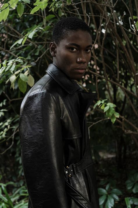 Déjà Vu Jayver Steev Duplica La Dosis De Estilo Ante La Cámara De