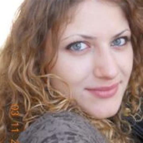 Stream Isabela Boanta Music Listen To Songs Albums Playlists For