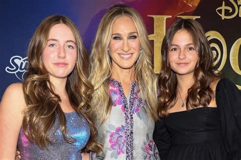 Sarah Jessica Parker Poses With Very Rarely Seen Twin Daughters 13 At