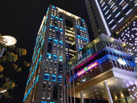 First Htc U11 Camera Samples Reveal Stunning Nighttime Performance