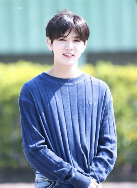 Pin By Lexi ♡ On Nuest Pledis Entertainment Jonghyun Entertaining